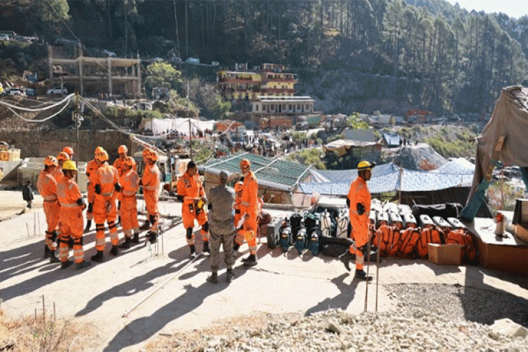 Uttarkashi Tunnel Rescue Update: उत्तरकाशी में वर्टिकल खुदाई, 56 मीटर ...